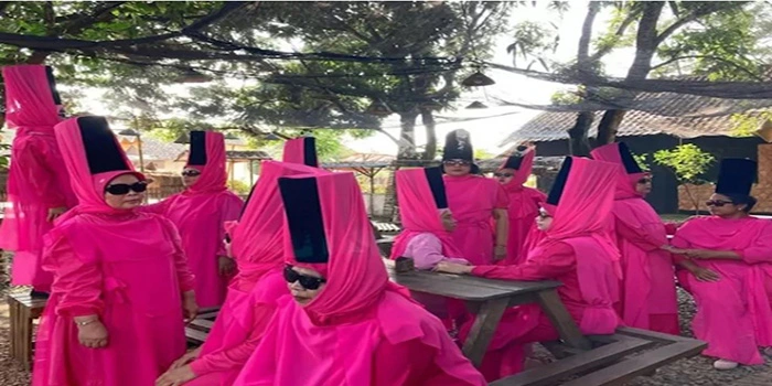Girlband “Mother Bank” Yang Viral Karena Membernya Emak-Emak